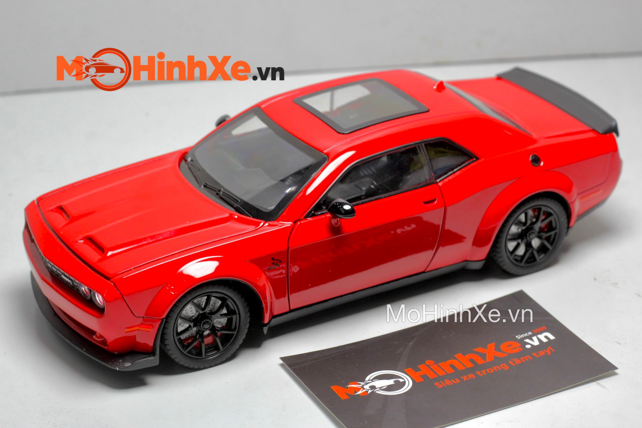 Mô hình xe Dodge Challenger SRT Hellcat 1:24 CheZhi | MoHinhXe.vn