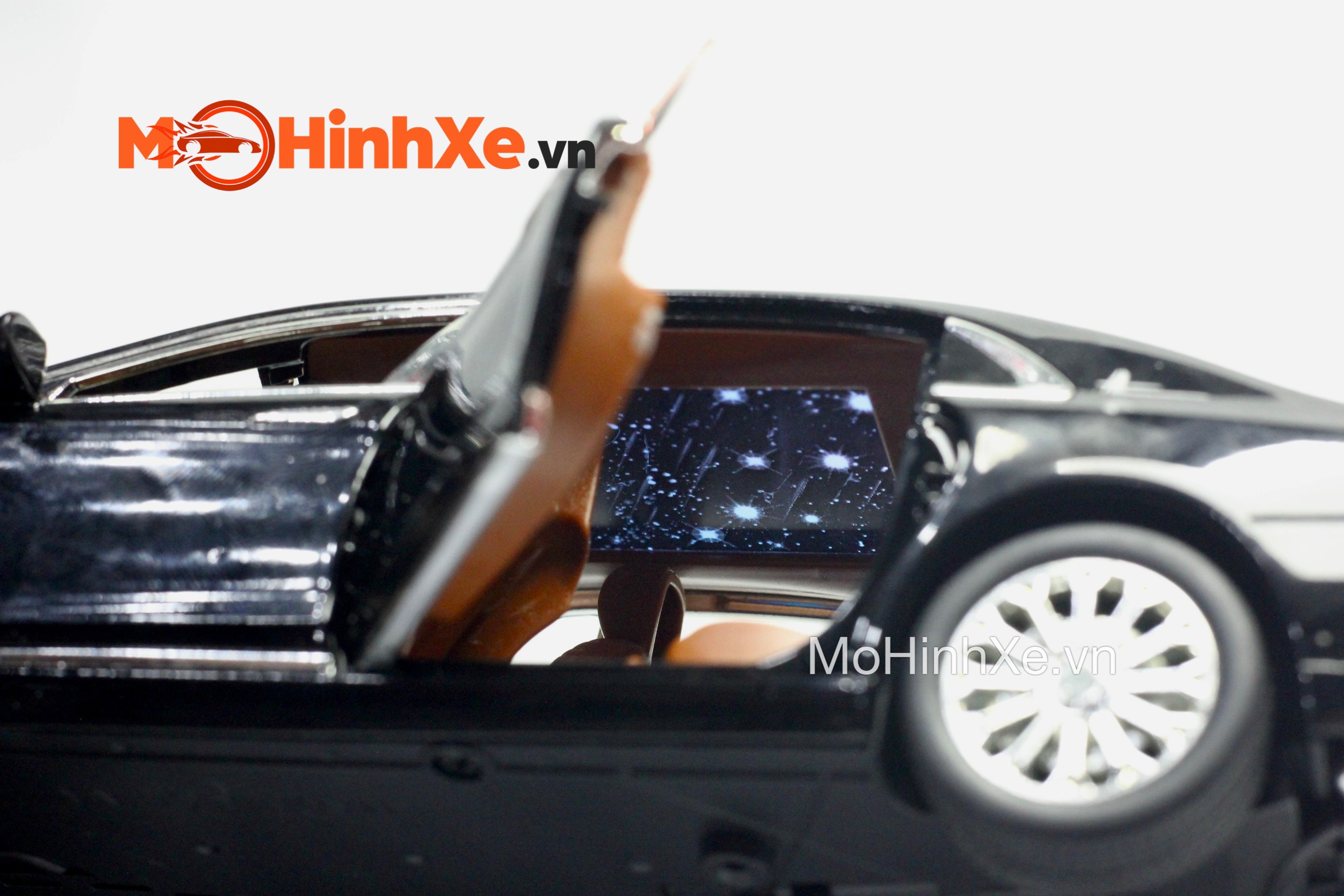 Mô hình xe Mercedes-Benz E300eL 1:24 CheZhi | MoHinhXe.vn