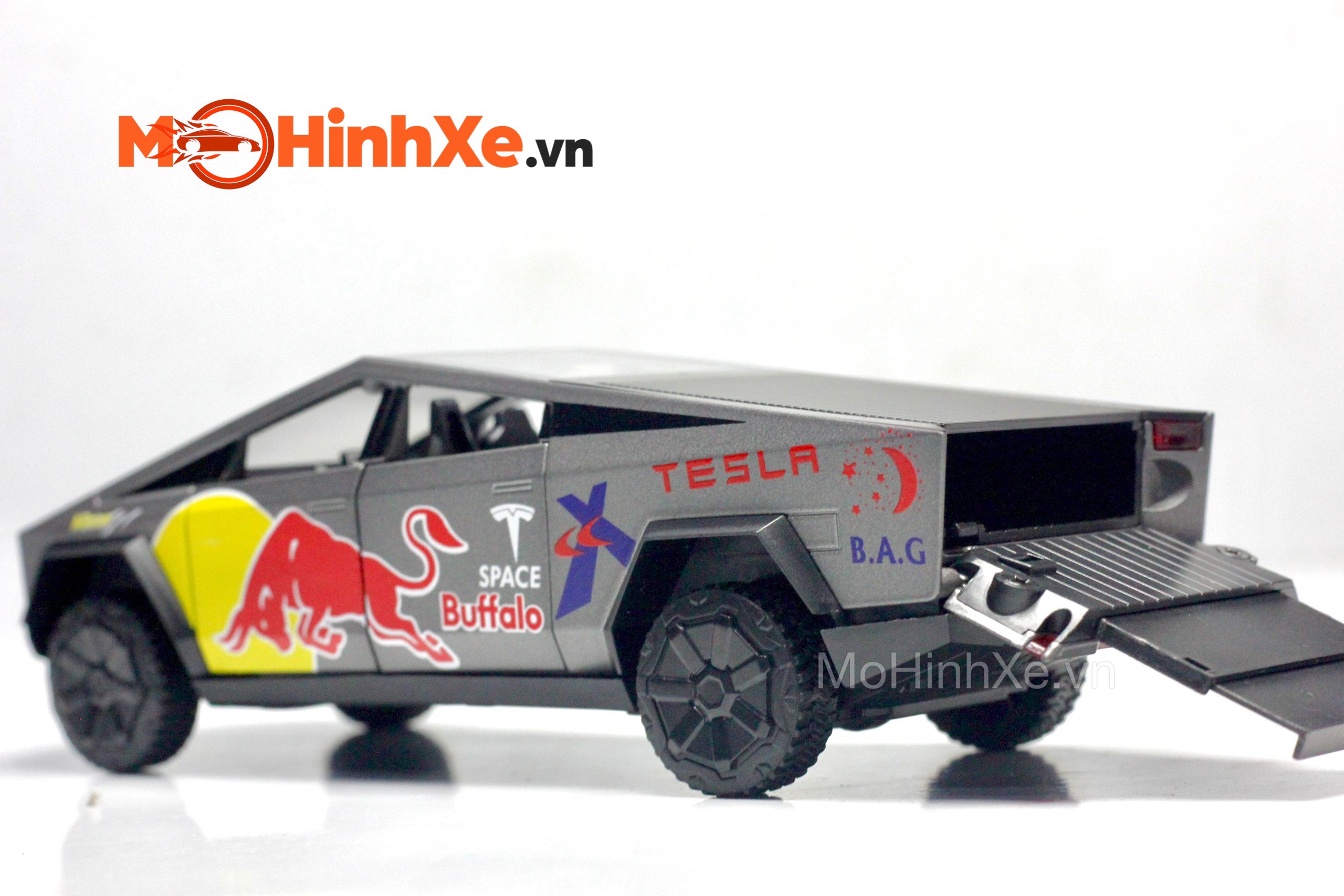 Mô hình xe Tesla Cybertruck Redbull 1:32 HÃNG KHÁC | MoHinhXe.vn